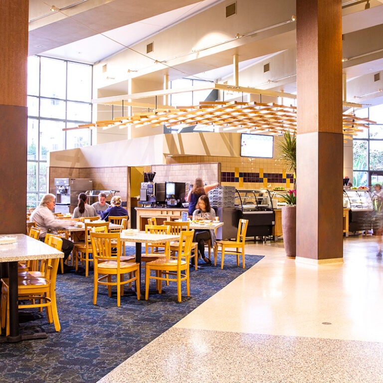 De Neve Dining – Dining